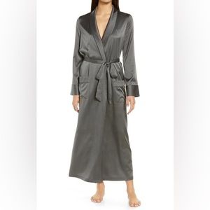 SKIMS | Intimates & Sleepwear | Nwt Skims Long Stretch Silk Robe In ...